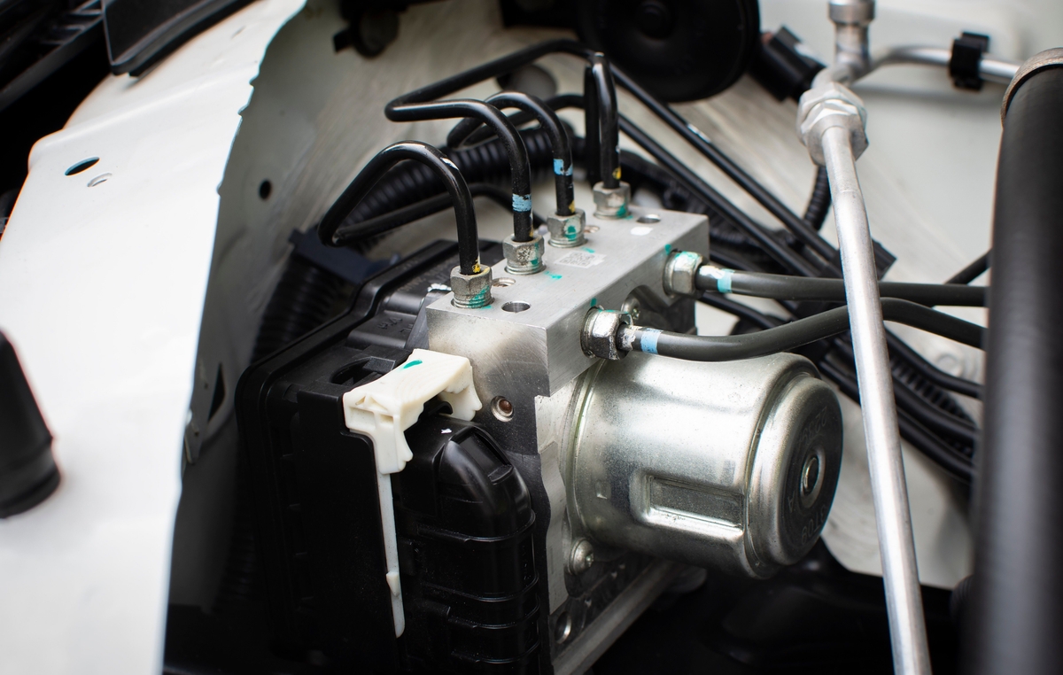 Repairing the Vehicle's ABS System | MotorGuide