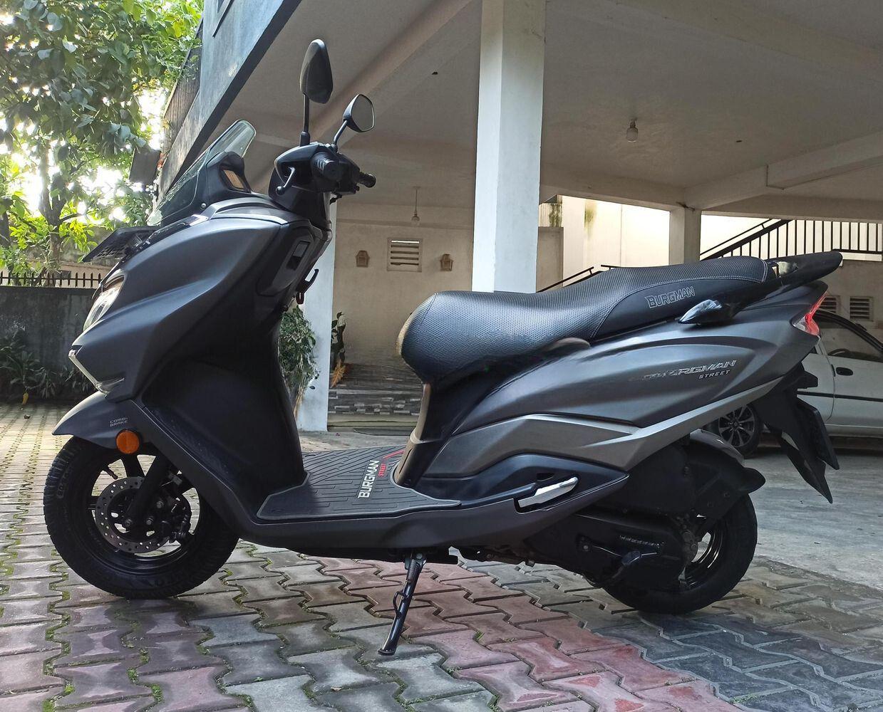 Suzuki Burgman Street 125 Review - Specs, Features, Performance & Price ...