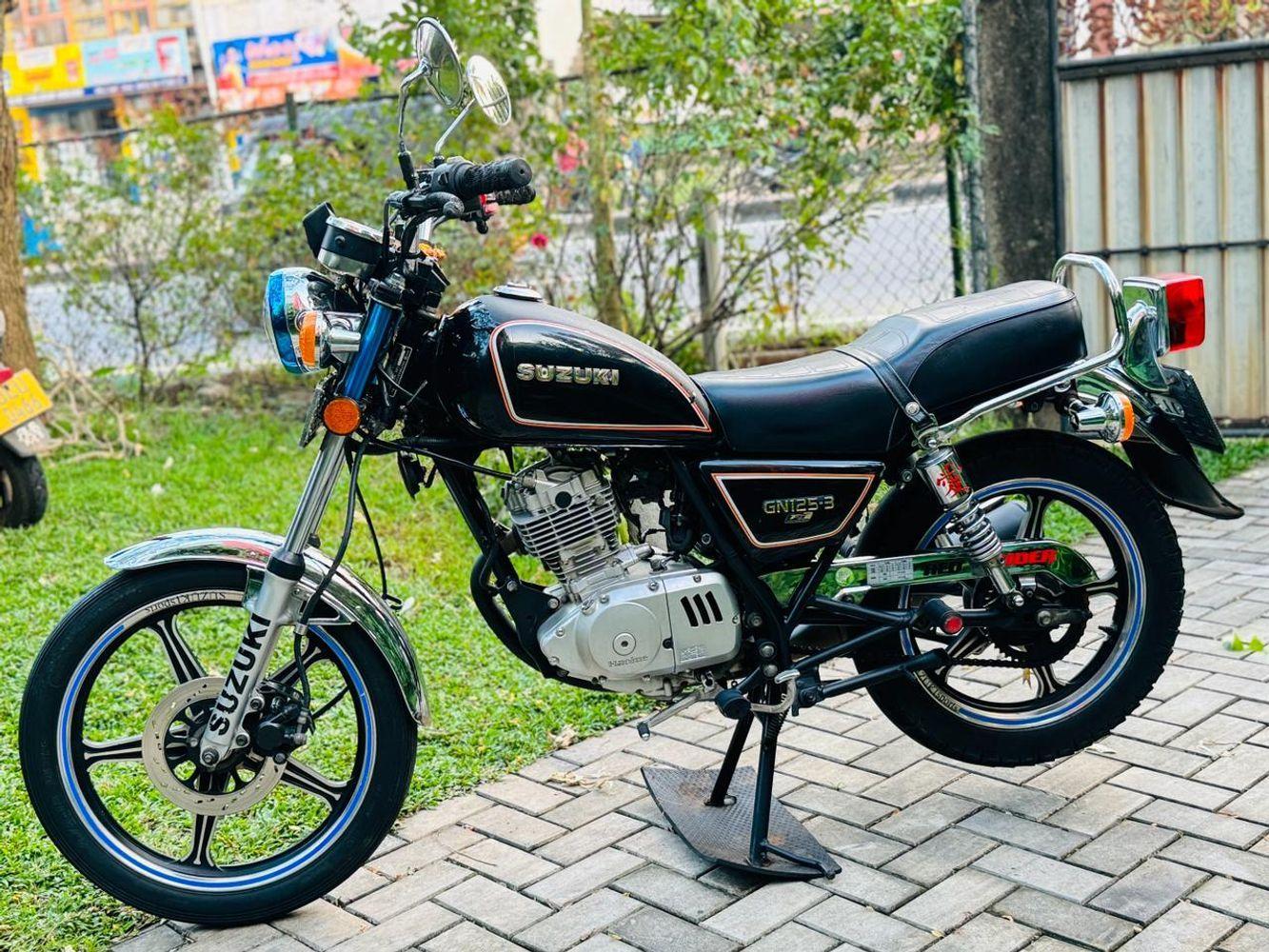 Suzuki GN 125 Review - Specs, Features, Performance & Price in Sri ...