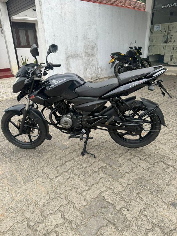 Bajaj Pulsar NS200 2025 - Specs, Features, Performance & Price in Sri ...